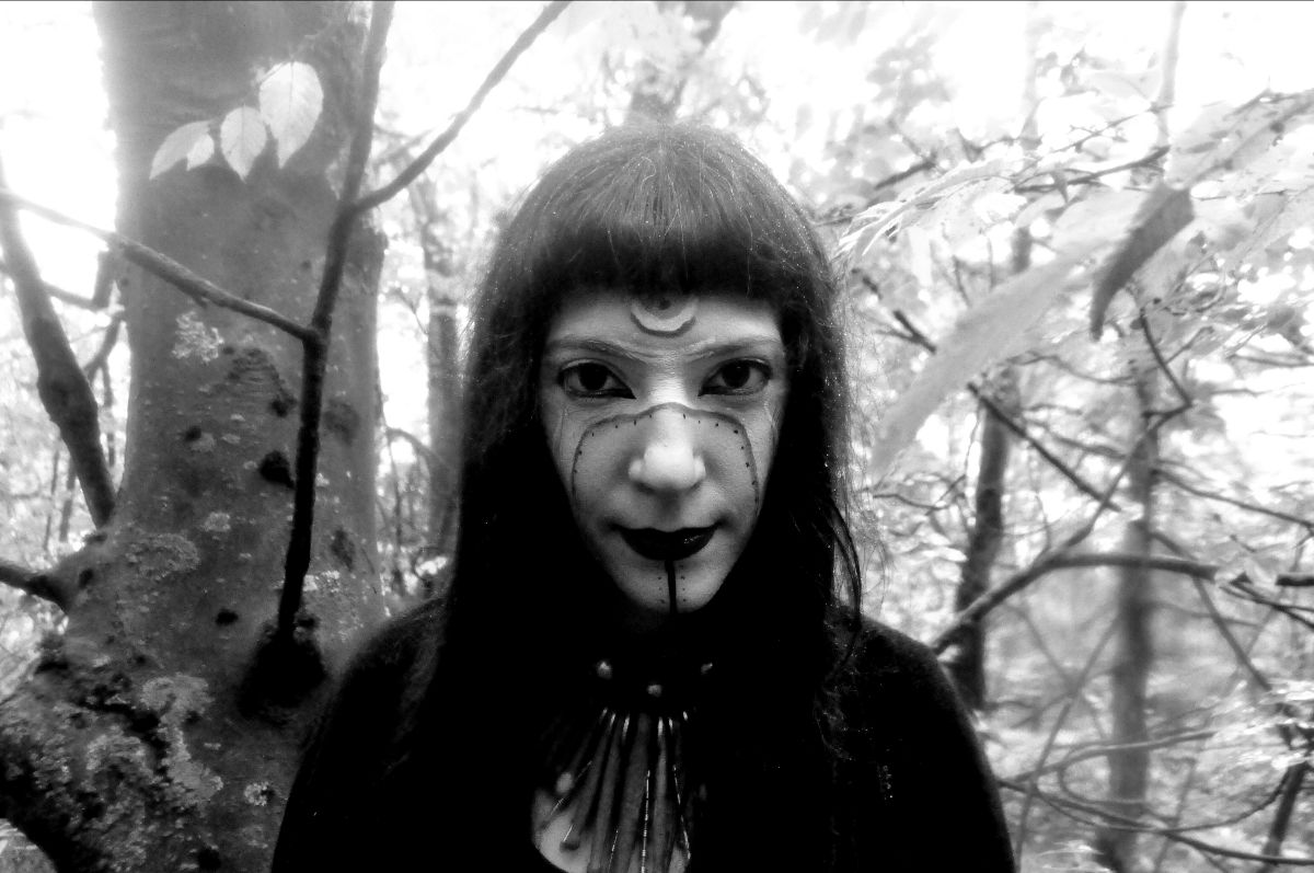 LILI REFRAIN unveils ‘Mul’ music video | NextMosh