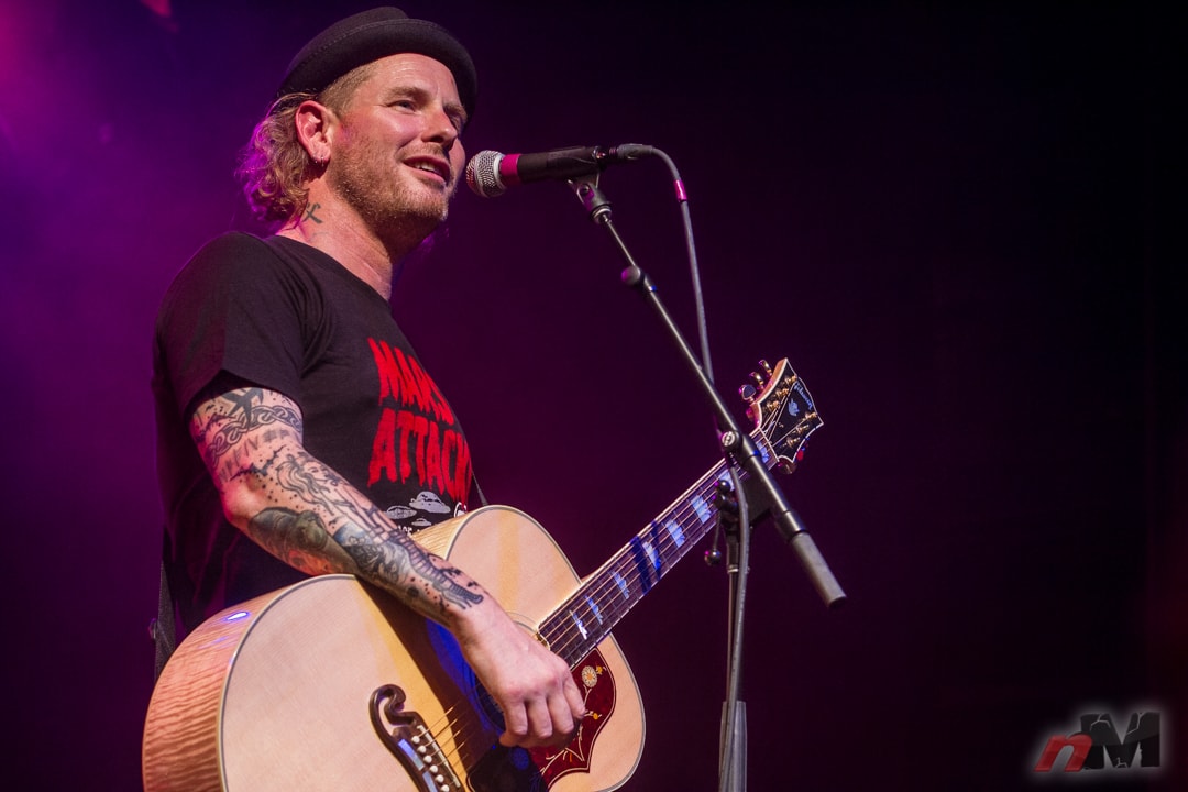 Corey Taylor covers “Holier Than Thou“ by Metallica | NextMosh